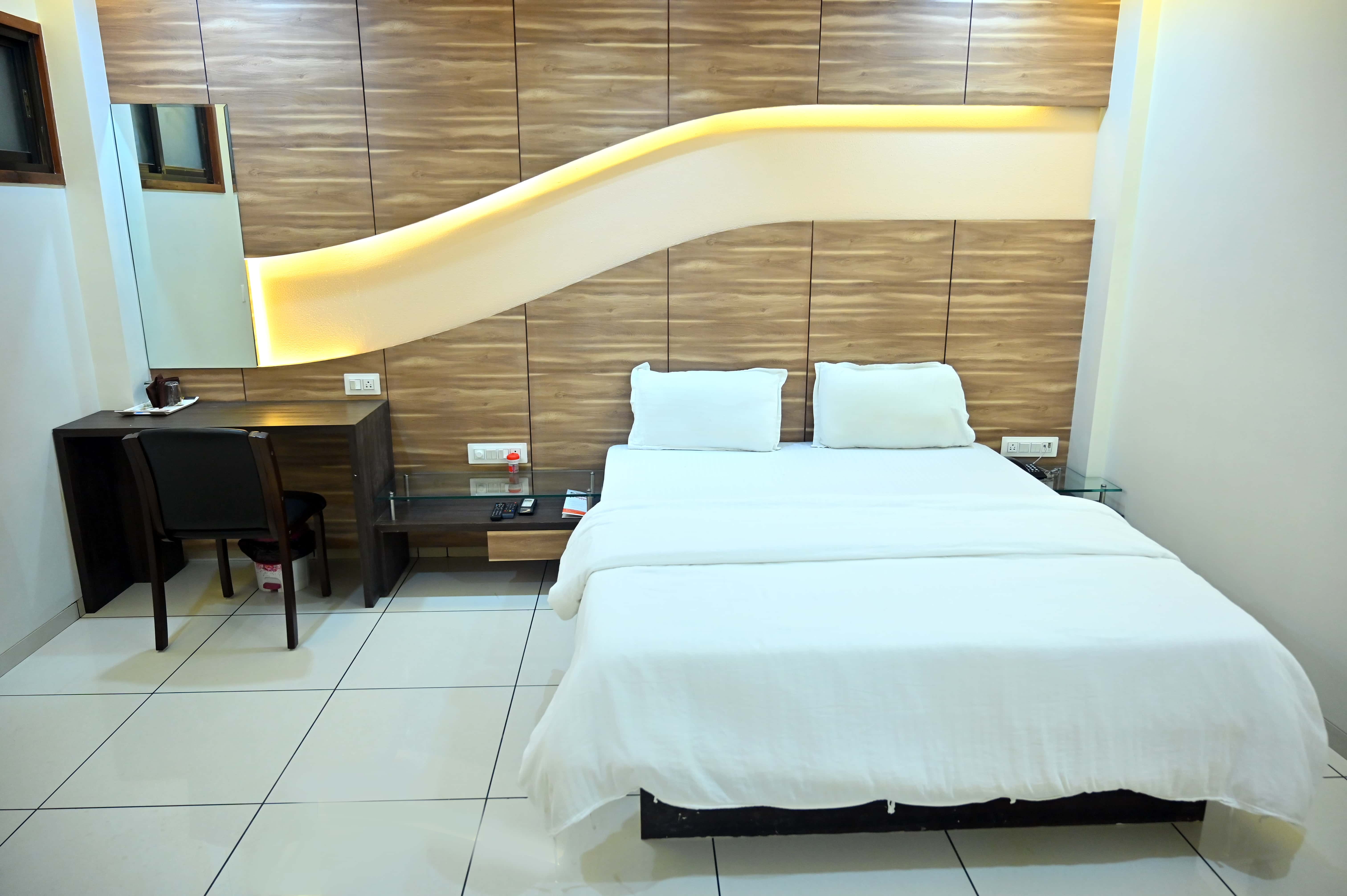 Aaram Restaurant & Rooms | Umargam